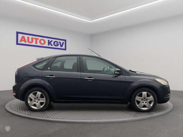 Pelēks Ford Focus 2008 Viļņa, ar dzinēja tilpumu 1.60 L un nobraukumu 315 tūkst. km par 1000 €, foto 5 vietnē AUTOMOTO.COM.LV