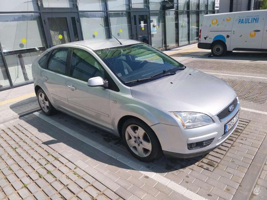 Grey Ford Focus 2008 in Vilnius, with an engine capacity of 1.60 L and mileage of 221 thousand km for 1150 €, photo 1 on AUTOMOTO.COM.LV