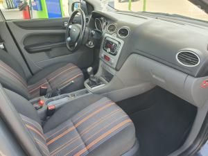 Grey Ford Focus 2008 in Kaunas, with an engine capacity of 1.60 L and mileage of 300 thousand km for 1850 €, photo 9 on AUTOMOTO.COM.LV