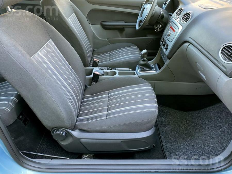 Grey Ford Focus 2008 in Riga, with an engine capacity of 1.40 L and mileage of 240 thousand km for 2600 €, photo 16 on AUTOMOTO.COM.LV