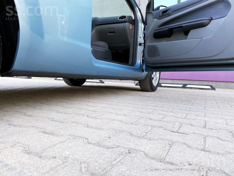 Grey Ford Focus 2008 in Riga, with an engine capacity of 1.40 L and mileage of 240 thousand km for 2600 €, photo 34 on AUTOMOTO.COM.LV
