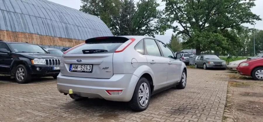 Pelēks Ford Focus 2008 Valmiera, ar dzinēja tilpumu 1.60 L un nobraukumu 161 tūkst. km par 1800 €, foto 4 vietnē AUTOMOTO.COM.LV