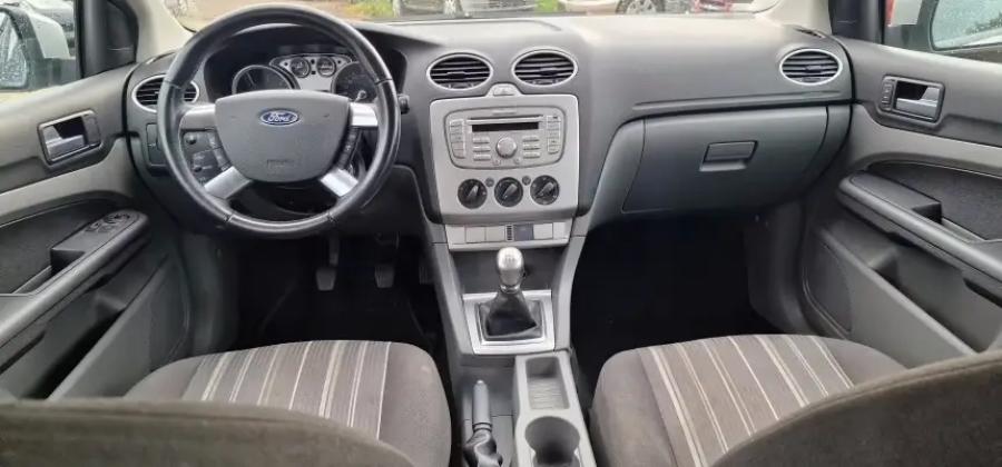 Pelēks Ford Focus 2008 Valmiera, ar dzinēja tilpumu 1.60 L un nobraukumu 161 tūkst. km par 1800 €, foto 11 vietnē AUTOMOTO.COM.LV