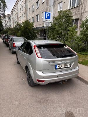 Pelēks Ford Focus 2008 Rīga, ar dzinēja tilpumu 1.60 L un nobraukumu 313 tūkst. km par 600 €, foto 4 vietnē AUTOMOTO.COM.LV