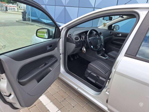 Grey Ford Focus 2008 in Silute, with an engine capacity of 1.56 L and mileage of 155 thousand km for 2650 €, photo 7 on AUTOMOTO.COM.LV