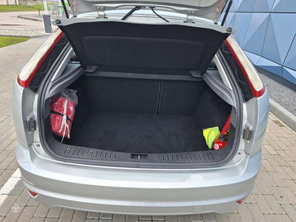 Grey Ford Focus 2008 in Silute, with an engine capacity of 1.56 L and mileage of 155 thousand km for 2650 €, photo 9 on AUTOMOTO.COM.LV