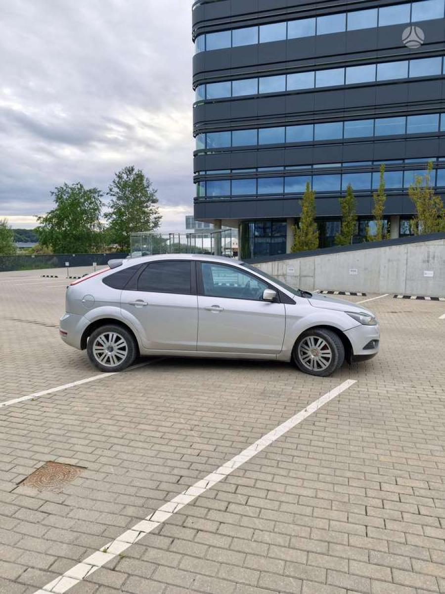 Grey Ford Focus 2008 in Kaunas, with an engine capacity of 2.00 L and mileage of 245 thousand km for 1650 €, photo 7 on AUTOMOTO.COM.LV