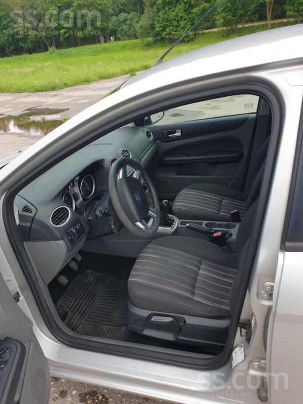 Grey Ford Focus 2008 in Bauska, with an engine capacity of 1.60 L and mileage of 240 thousand km for 2000 €, photo 6 on AUTOMOTO.COM.LV