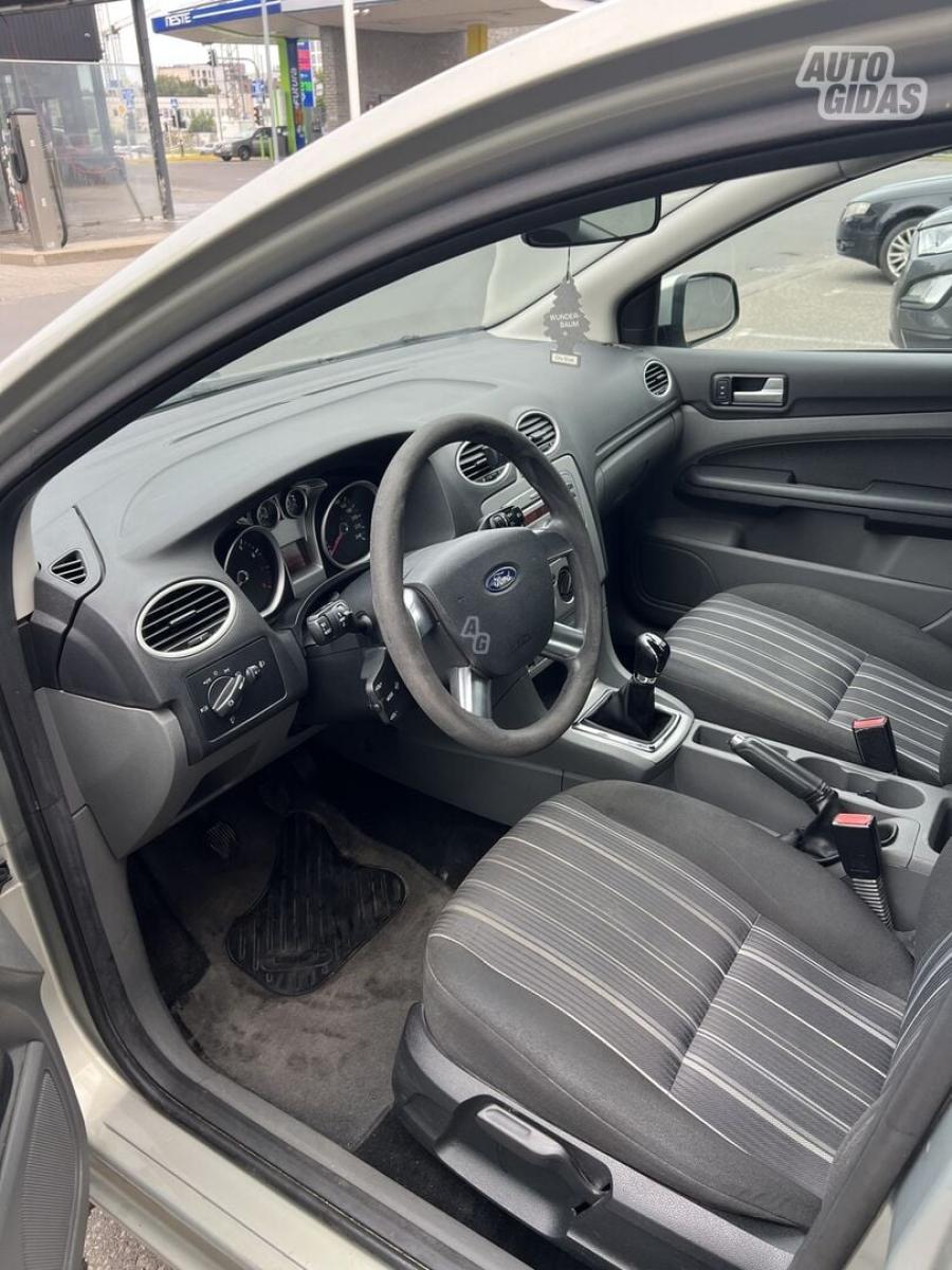 Pelēks Ford Focus 2008 Viļņa, ar dzinēja tilpumu 1.60 L un nobraukumu 157 tūkst. km par 1590 €, foto 7 vietnē AUTOMOTO.COM.LV