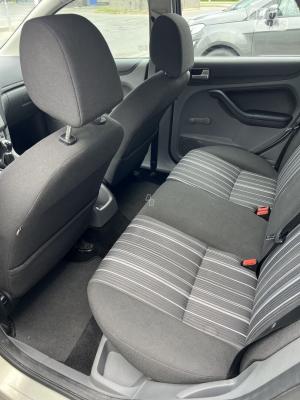 Pelēks Ford Focus 2008 Viļņa, ar dzinēja tilpumu 1.60 L un nobraukumu 157 tūkst. km par 1590 €, foto 8 vietnē AUTOMOTO.COM.LV