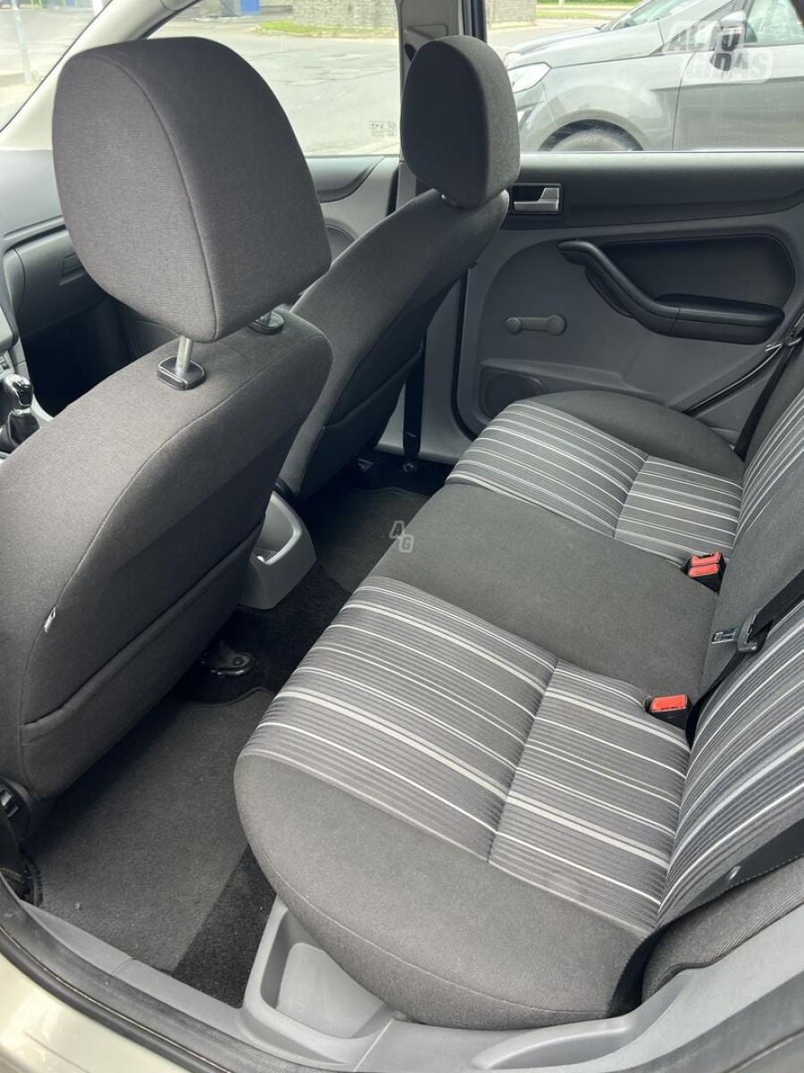 Pelēks Ford Focus 2008 Viļņa, ar dzinēja tilpumu 1.60 L un nobraukumu 157 tūkst. km par 1590 €, foto 8 vietnē AUTOMOTO.COM.LV