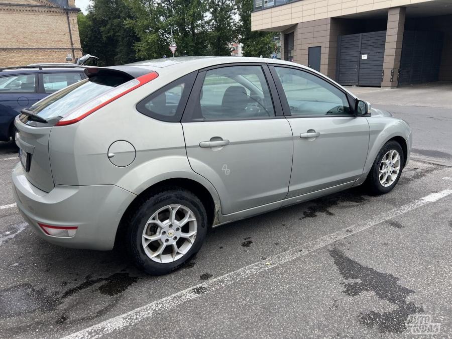 Pelēks Ford Focus 2008 Viļņa, ar dzinēja tilpumu 1.60 L un nobraukumu 157 tūkst. km par 1400 €, foto 4 vietnē AUTOMOTO.COM.LV
