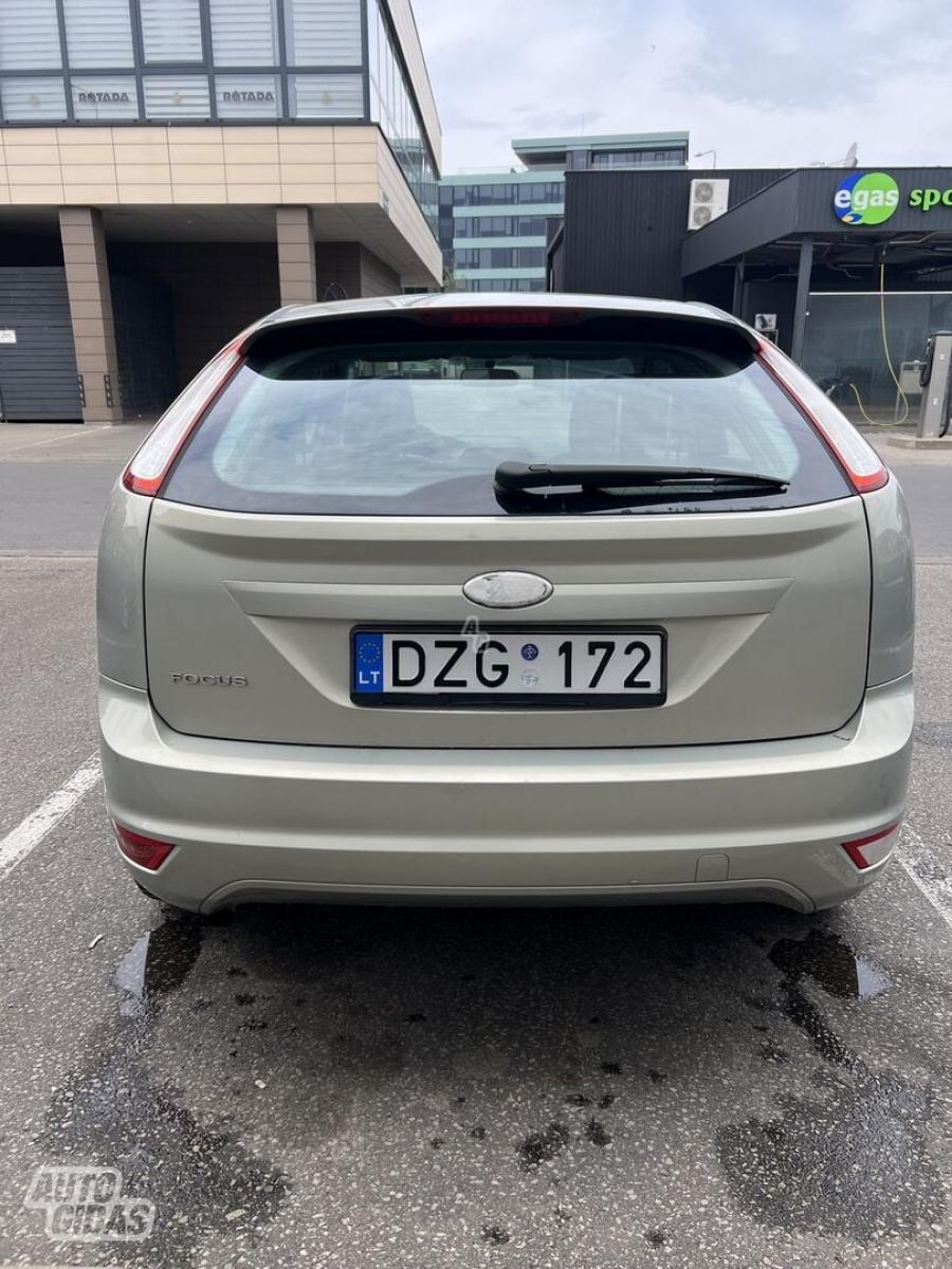Pelēks Ford Focus 2008 Viļņa, ar dzinēja tilpumu 1.60 L un nobraukumu 157 tūkst. km par 1400 €, foto 10 vietnē AUTOMOTO.COM.LV