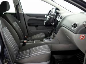 Pelēks Ford Focus 2008 Tallina, ar dzinēja tilpumu 1.60 L un nobraukumu 279 tūkst. km par 1199 €, foto 14 vietnē AUTOMOTO.COM.LV