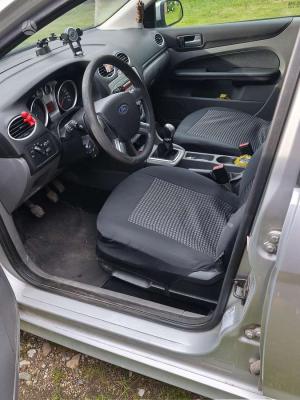 Pelēks Ford Focus 2008 Šauļi, ar dzinēja tilpumu 1.60 L un nobraukumu 338 tūkst. km par 1500 €, foto 3 vietnē AUTOMOTO.COM.LV