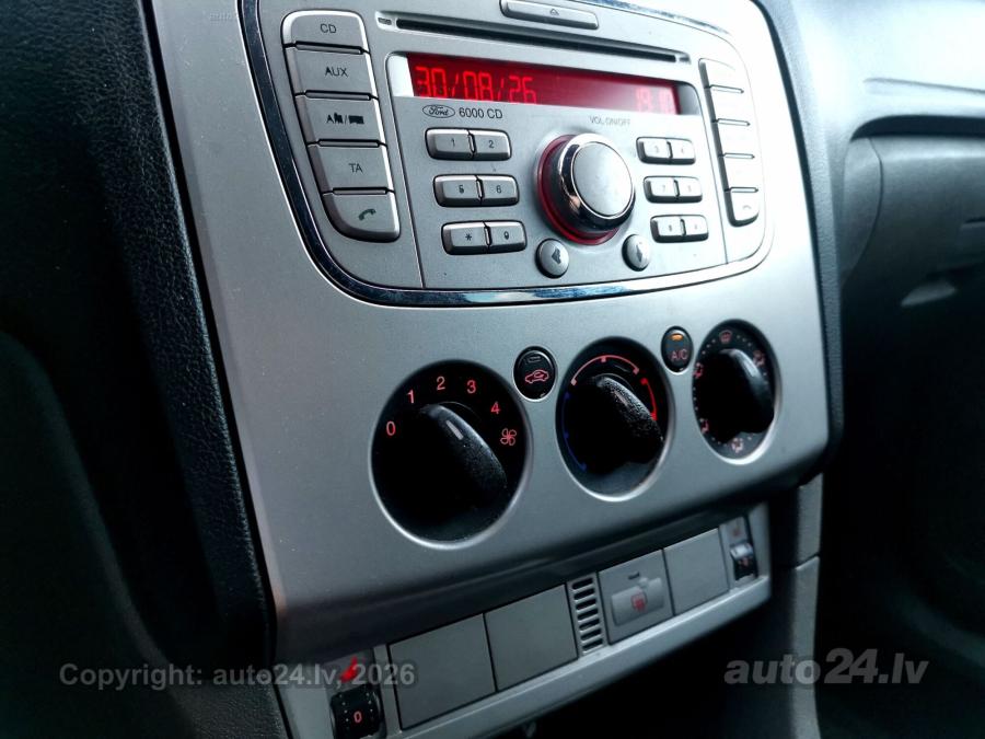Pelēks Ford Focus 2008 Tartu, ar dzinēja tilpumu 1.60 L un nobraukumu 260 tūkst. km par 990 €, foto 8 vietnē AUTOMOTO.COM.LV