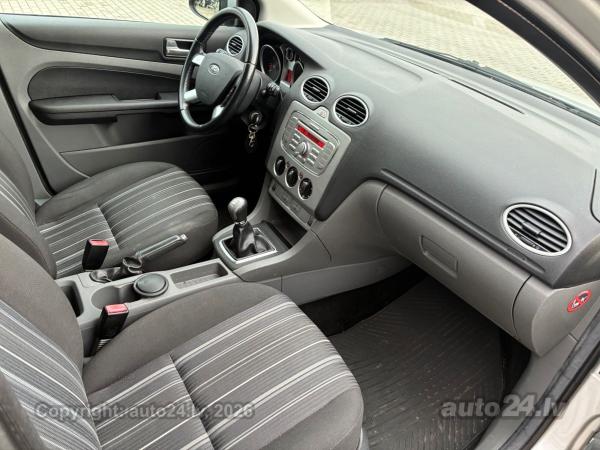 Pelēks Ford Focus 2008 Pērnava, ar dzinēja tilpumu 1.60 L un nobraukumu 104 tūkst. km par 2890 €, foto 5 vietnē AUTOMOTO.COM.LV
