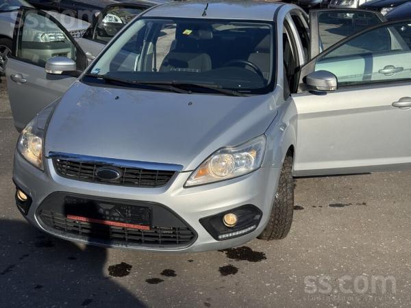 Grey Ford Focus 2009 in Riga, with an engine capacity of 1.60 L and mileage of 208 thousand km for 2650 €, photo 4 on AUTOMOTO.COM.LV
