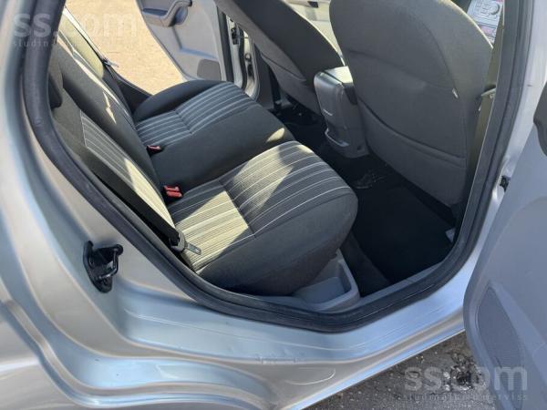 Grey Ford Focus 2009 in Riga, with an engine capacity of 1.60 L and mileage of 208 thousand km for 2650 €, photo 8 on AUTOMOTO.COM.LV