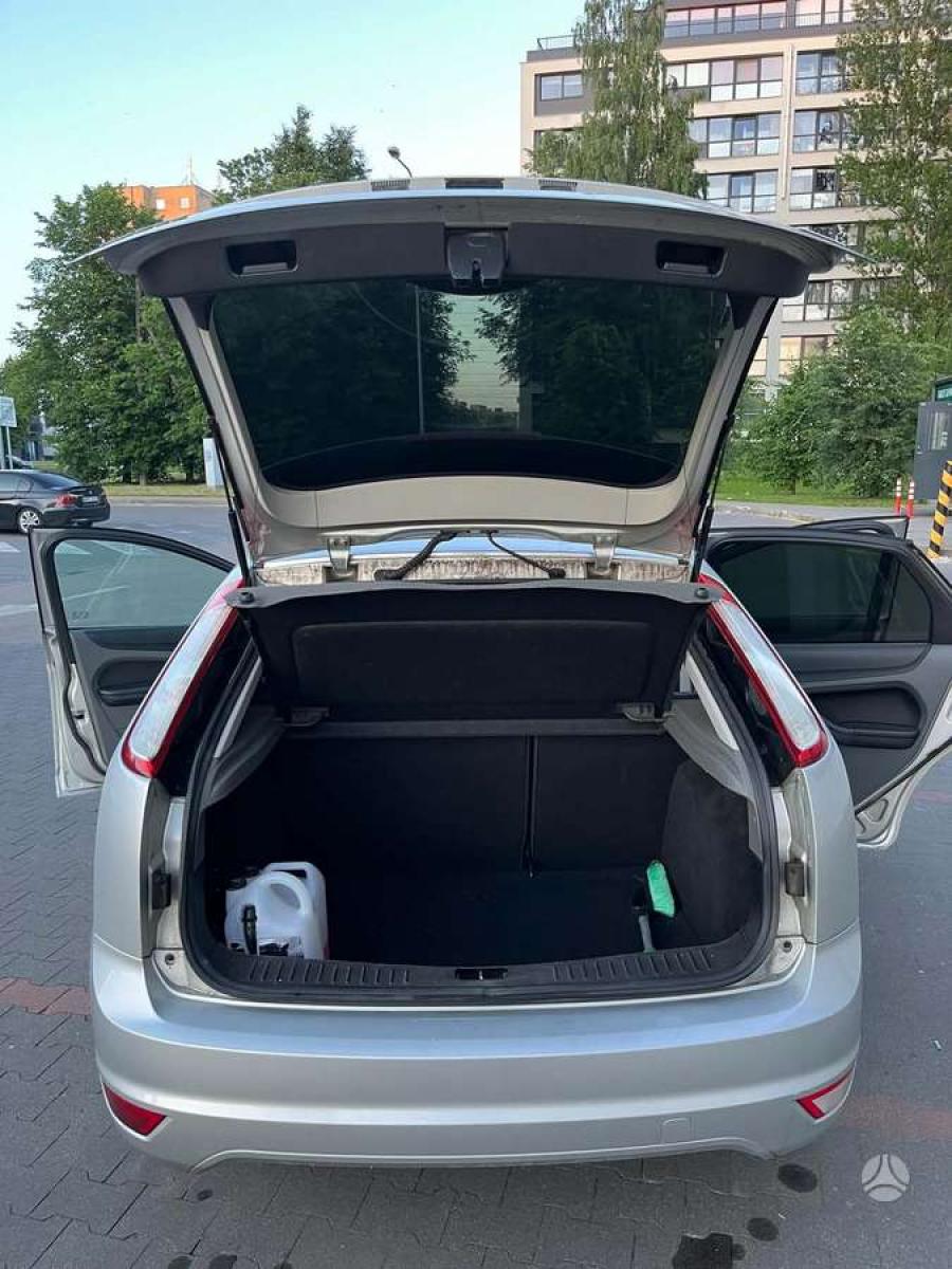 Grey Ford Focus 2009 in Kaunas, with an engine capacity of 1.56 L and mileage of 270 thousand km for 1700 €, photo 13 on AUTOMOTO.COM.LV
