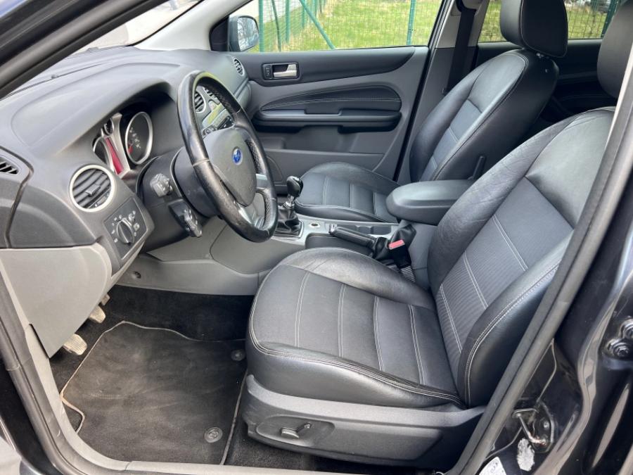 Grey Ford Focus 2009 in Riga, with an engine capacity of 2.00 L and mileage of 220 thousand km for 3850 €, photo 8 on AUTOMOTO.COM.LV