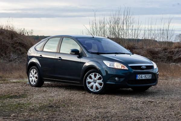 Grey Ford Focus 2009 in Riga, with an engine capacity of 1.60 L and mileage of 186 thousand km for 3295 €, photo 1 on AUTOMOTO.COM.LV