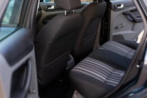 Pelēks Ford Focus 2009 Rīga, ar dzinēja tilpumu 1.60 L un nobraukumu 186 tūkst. km par 3295 €, foto 12 vietnē AUTOMOTO.COM.LV