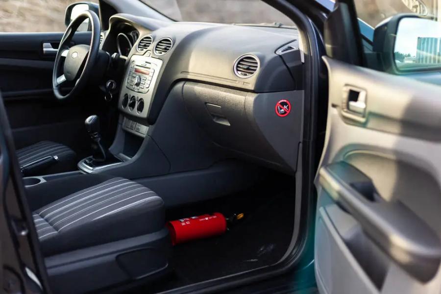 Pelēks Ford Focus 2009 Rīga, ar dzinēja tilpumu 1.60 L un nobraukumu 186 tūkst. km par 3295 €, foto 18 vietnē AUTOMOTO.COM.LV