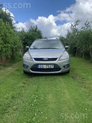 Pelēks Ford Focus 2009 Rīga, ar dzinēja tilpumu 1.80 L un nobraukumu 320 tūkst. km par 1750 €, foto  vietnē AUTOMOTO.COM.LV