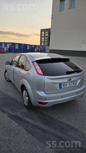 Pelēks Ford Focus 2009 Rīga, ar dzinēja tilpumu 1.60 L un nobraukumu 187 tūkst. km par 2400 €, foto 4 vietnē AUTOMOTO.COM.LV