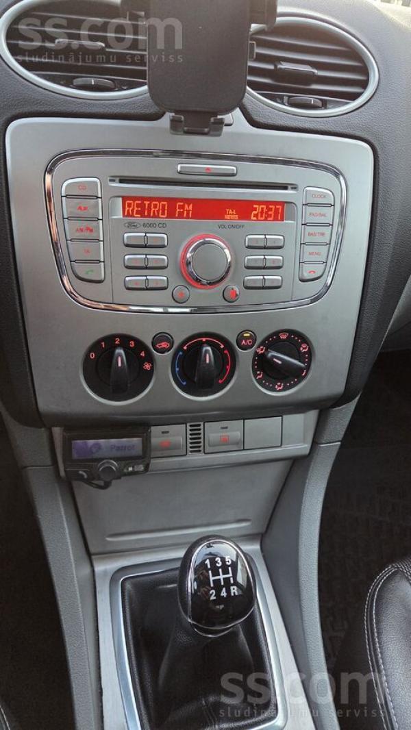Grey Ford Focus 2009 in Riga, with an engine capacity of 1.60 L and mileage of 187 thousand km for 2400 €, photo 7 on AUTOMOTO.COM.LV
