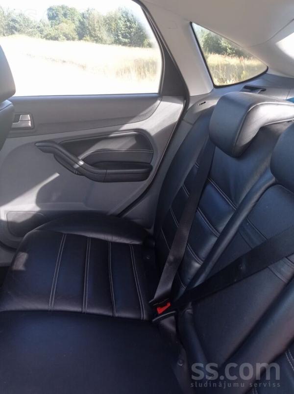 Ford Focus 2009 Talsi vietnē Pelēks Ford Focus 2009 Talsi, ar dzinēja tilpumu 1.60 L un nobraukumu 305 tūkst. km par 2000 €, foto 4 vietnē AUTOMOTO.COM.LV