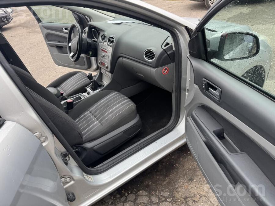 Pelēks Ford Focus 2009 Rīga, ar dzinēja tilpumu 1.60 L un nobraukumu 206 tūkst. km par 2850 €, foto 8 vietnē AUTOMOTO.COM.LV