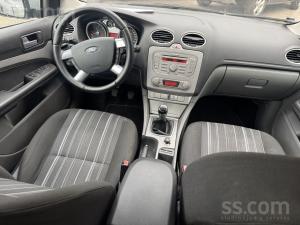 Pelēks Ford Focus 2009 Rīga, ar dzinēja tilpumu 1.60 L un nobraukumu 206 tūkst. km par 2850 €, foto 21 vietnē AUTOMOTO.COM.LV
