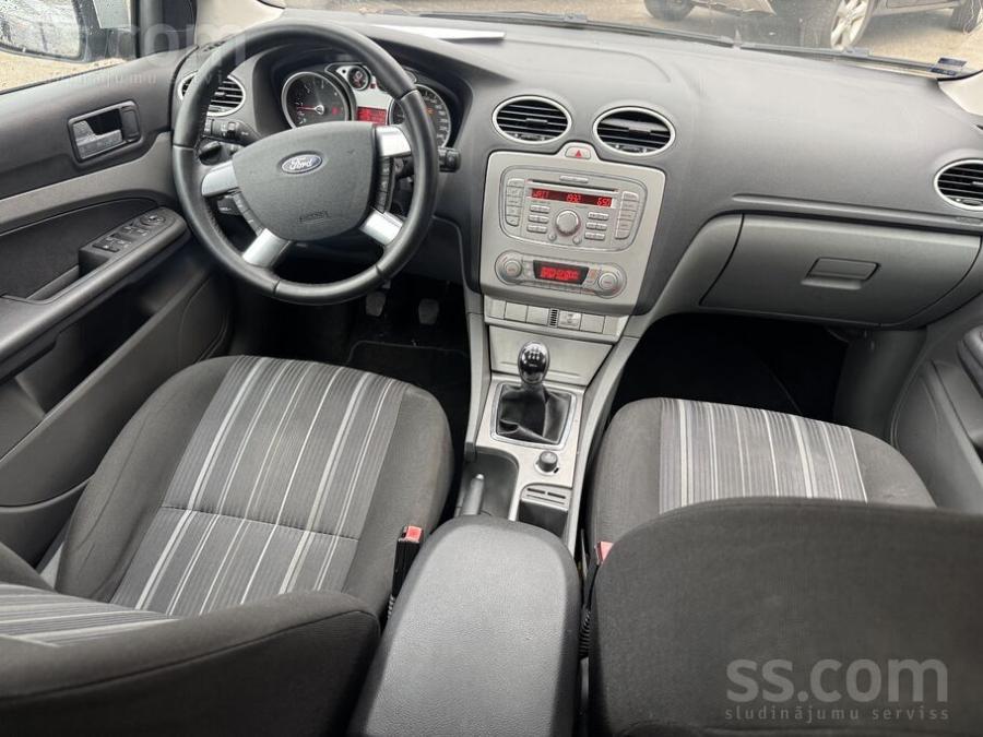 Pelēks Ford Focus 2009 Rīga, ar dzinēja tilpumu 1.60 L un nobraukumu 206 tūkst. km par 2850 €, foto 21 vietnē AUTOMOTO.COM.LV