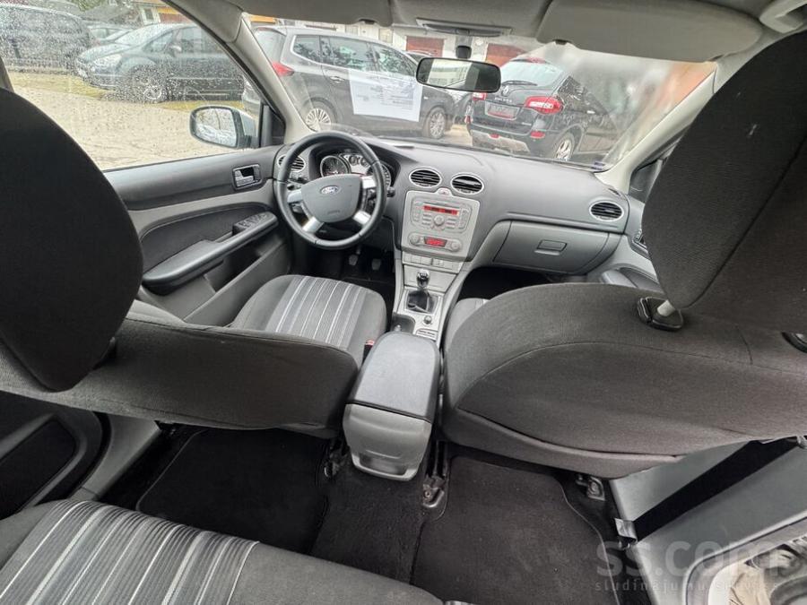 Pelēks Ford Focus 2009 Rīga, ar dzinēja tilpumu 1.60 L un nobraukumu 206 tūkst. km par 2850 €, foto 22 vietnē AUTOMOTO.COM.LV