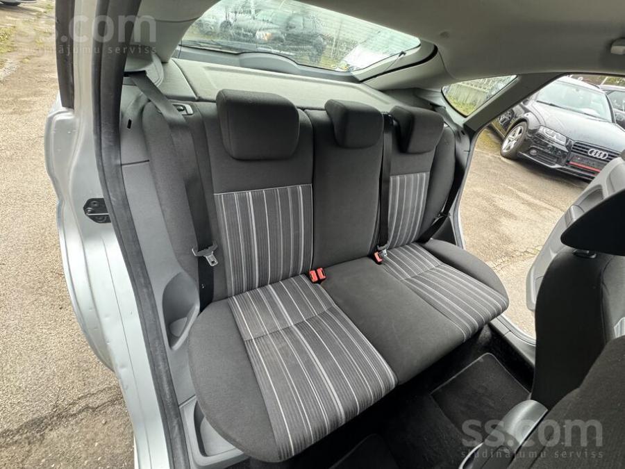 Pelēks Ford Focus 2009 Rīga, ar dzinēja tilpumu 1.60 L un nobraukumu 206 tūkst. km par 2850 €, foto 25 vietnē AUTOMOTO.COM.LV