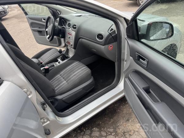 Grey Ford Focus 2009 in Riga, with an engine capacity of 1.60 L and mileage of 206 thousand km for 2850 €, photo 8 on AUTOMOTO.COM.LV