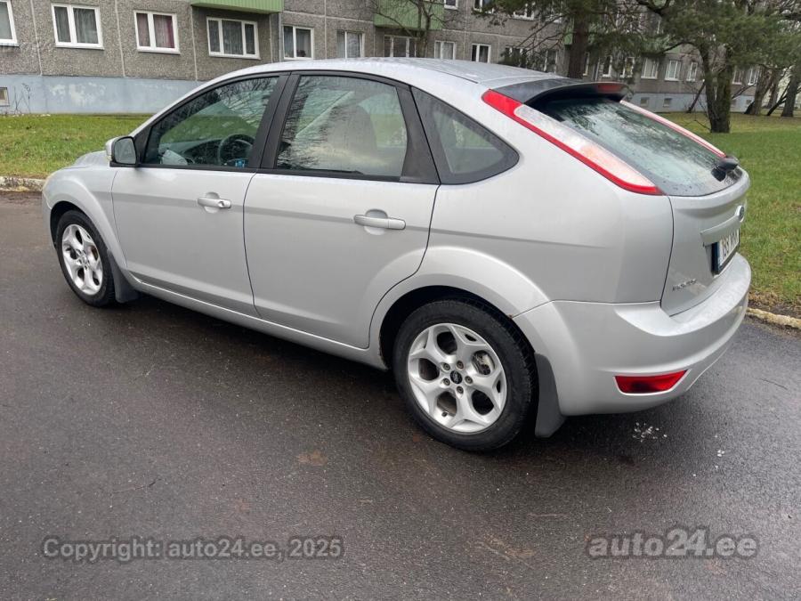 Pelēks Ford Focus 2010 Tallina, ar dzinēja tilpumu 1.60 L un nobraukumu 169 tūkst. km par 3200 €, foto 6 vietnē AUTOMOTO.COM.LV