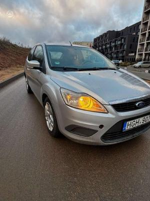Pelēks Ford Focus 2010 Viļņa, ar dzinēja tilpumu 1.56 L un nobraukumu 323 tūkst. km par 1100 €, foto 4 vietnē AUTOMOTO.COM.LV