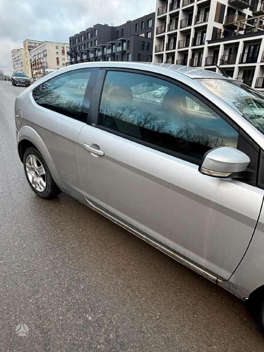 Pelēks Ford Focus 2010 Viļņa, ar dzinēja tilpumu 1.56 L un nobraukumu 323 tūkst. km par 1100 €, foto 7 vietnē AUTOMOTO.COM.LV