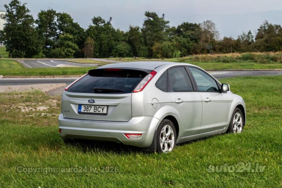 Pelēks Ford Focus 2010 Tartu, ar dzinēja tilpumu 1.60 L un nobraukumu 268 tūkst. km par 1200 €, foto 3 vietnē AUTOMOTO.COM.LV