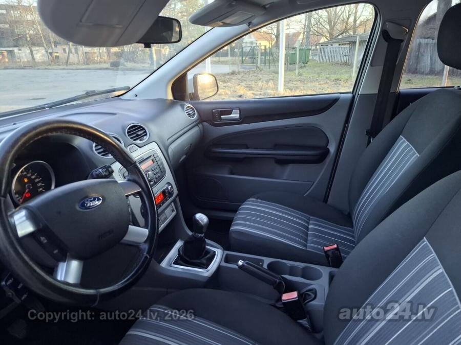 Grey Ford Focus 2010 in Tartu, with an engine capacity of 1.60 L and mileage of 262 thousand km for 2550 €, photo 12 on AUTOMOTO.COM.LV