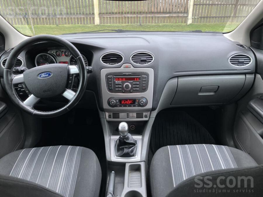 Grey Ford Focus 2010 in Jelgava, with an engine capacity of 1.60 L and mileage of 220 thousand km for 1850 €, photo 10 on AUTOMOTO.COM.LV
