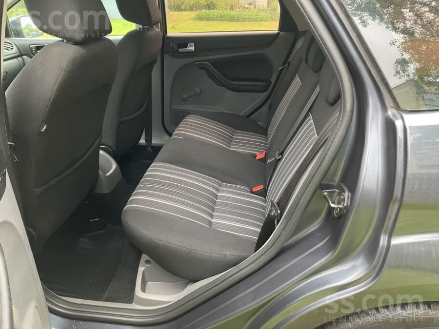 Grey Ford Focus 2010 in Jelgava, with an engine capacity of 1.60 L and mileage of 220 thousand km for 1850 €, photo 13 on AUTOMOTO.COM.LV