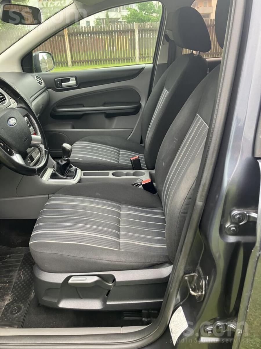 Grey Ford Focus 2010 in Jelgava, with an engine capacity of 1.60 L and mileage of 220 thousand km for 1850 €, photo 14 on AUTOMOTO.COM.LV