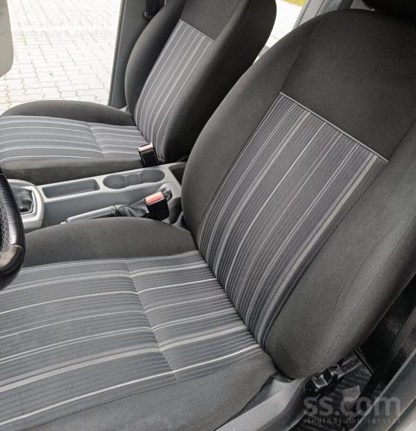 Grey Ford Focus 2010 in Madona, with an engine capacity of 1.60 L and mileage of 218 thousand km for 1900 €, photo 6 on AUTOMOTO.COM.LV