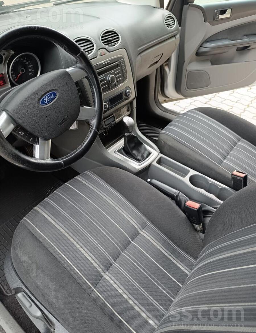 Grey Ford Focus 2010 in Madona, with an engine capacity of 1.60 L and mileage of 218 thousand km for 1900 €, photo 6 on AUTOMOTO.COM.LV