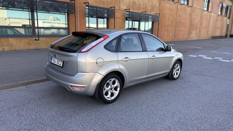 Pelēks Ford Focus 2010 Tallina, ar dzinēja tilpumu 1.60 L un nobraukumu 214 tūkst. km par 2190 €, foto 13 vietnē AUTOMOTO.COM.LV