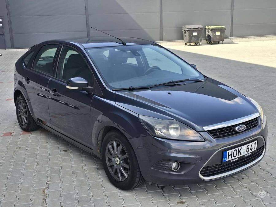 Pelēks Ford Focus 2010 Šauļi, ar dzinēja tilpumu 1.60 L un nobraukumu 350 tūkst. km par 1250 €, foto 4 vietnē AUTOMOTO.COM.LV